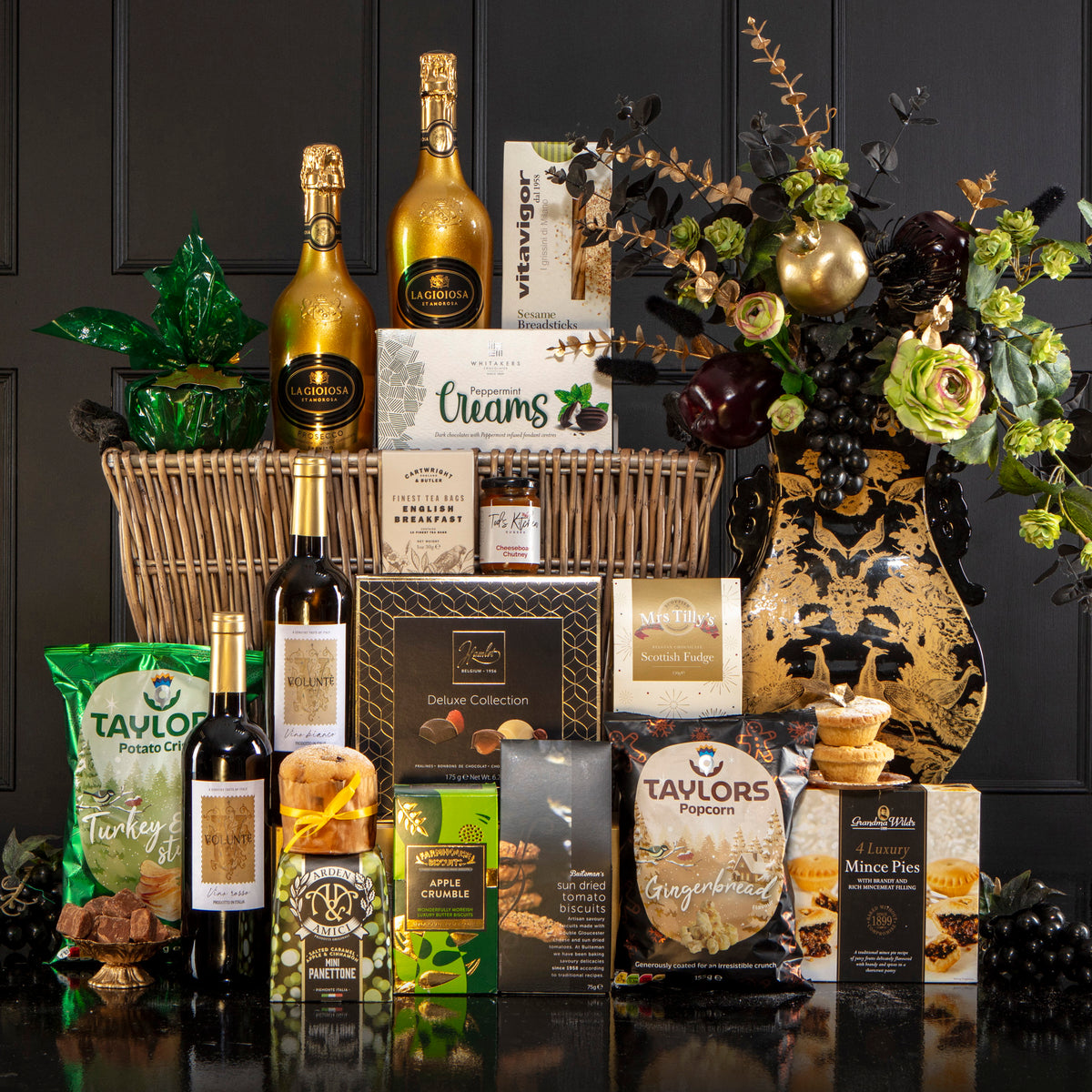 Classic Christmas Hamper with Prosecco & Festive Treats – Todhunter.com